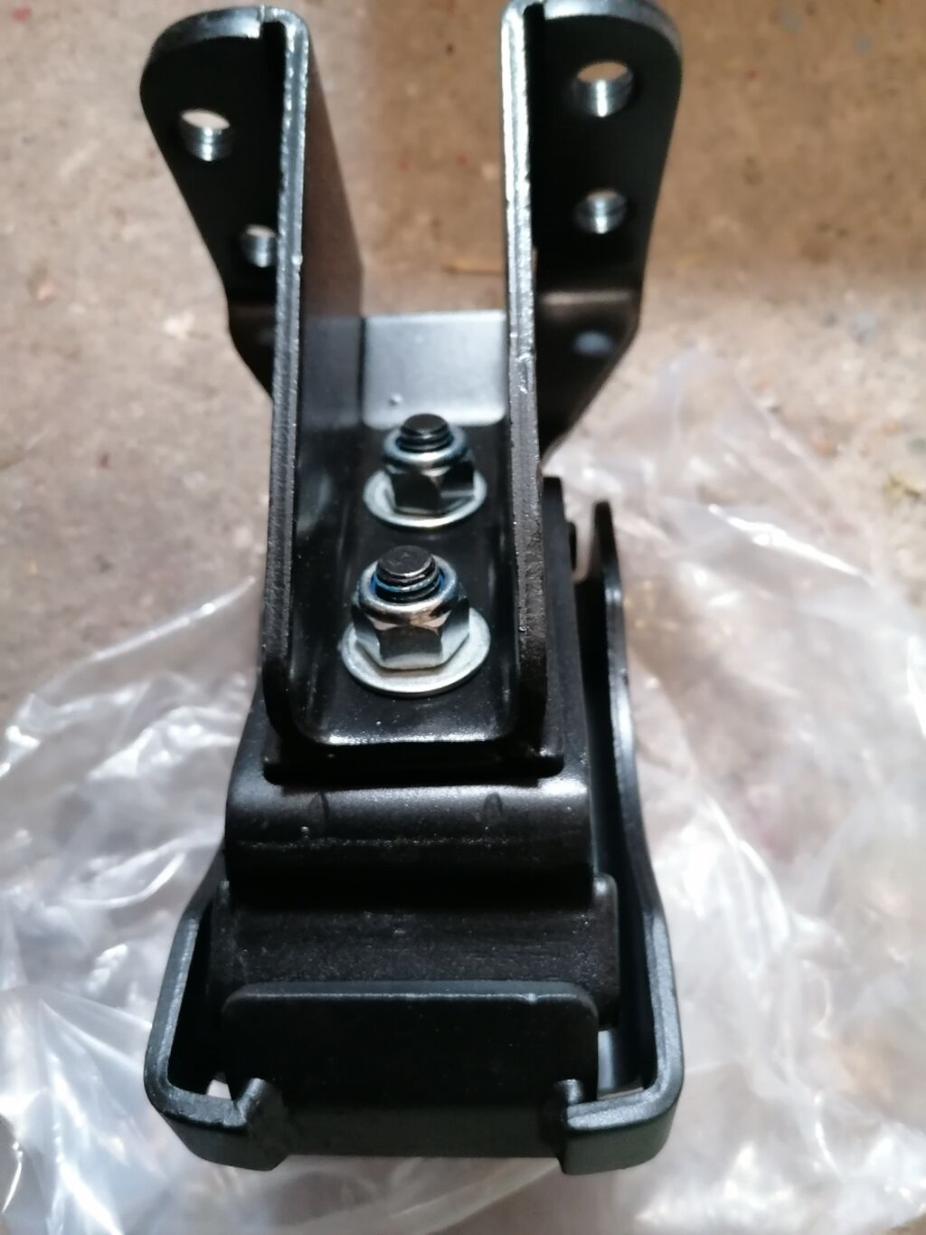 Nosac motora NoV_dx_ Desni za Iveco Dayli III,za godista od 1999 do