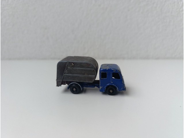 Matchboxx Tippax Refuse Collector