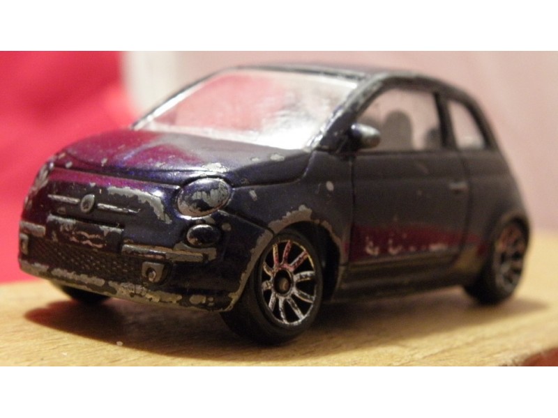 METALNI AUTO: FIAT 500