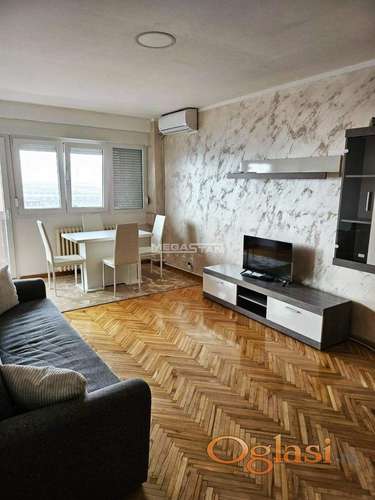 Blok 45, TC Enjub, kompletno renoviran, 2.5, bez ulaganja