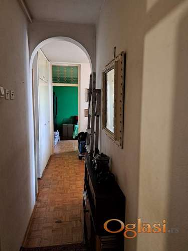 Prodajemo 3.0 stan za renoviranje, 76m2, Dunavski kej