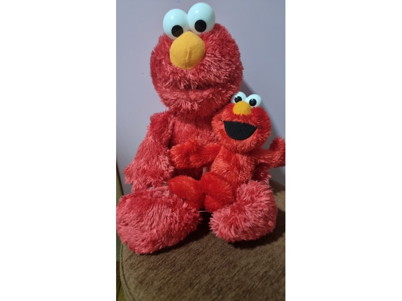 Veci i manji plisani Elmo