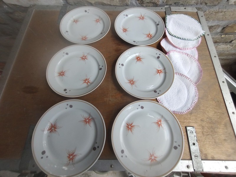 Porcelanski tanjiri...