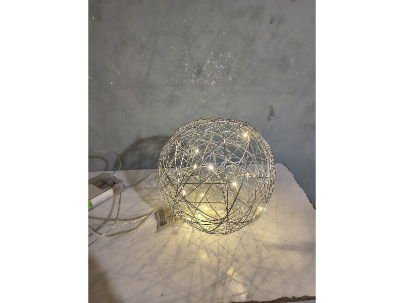 METALNA LED VEĆA KUGLA GRATIS BATERIJE
