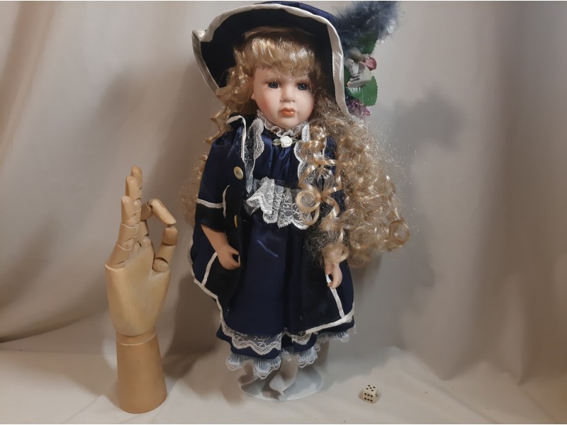 VTG VELIKA TERAKOT-"PORCELAN" KOLEKC DEKOR LUTKA STALAK