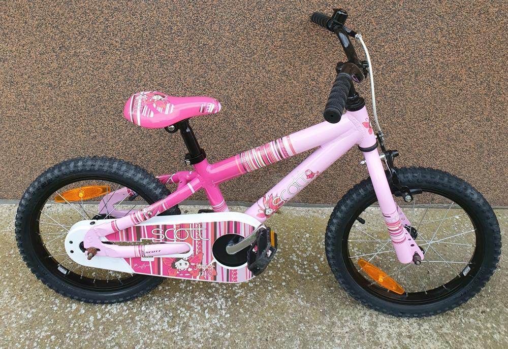 SCOTT JUNIOR 16