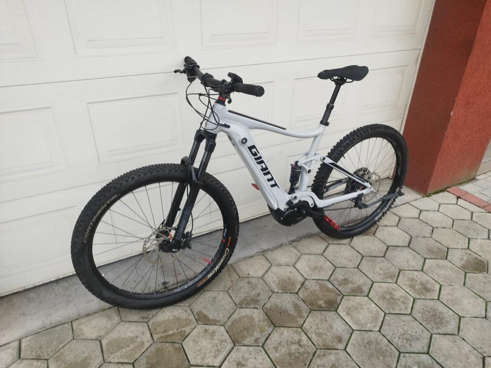 GIANT 29 full sus 625 wh baterija