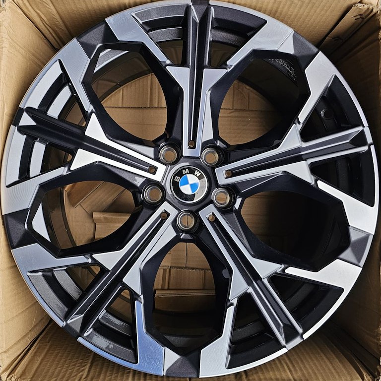 ORIGINAL ALU FELNE ZA BMW
8.5/8 x19 et40/27 5x112