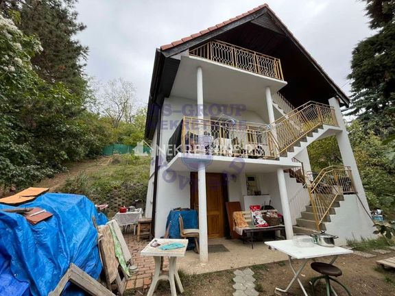 Vikend kuća na dobroj lokaciji
