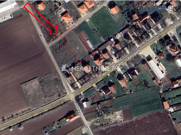 Prodajem plac u Starim Banovcima
