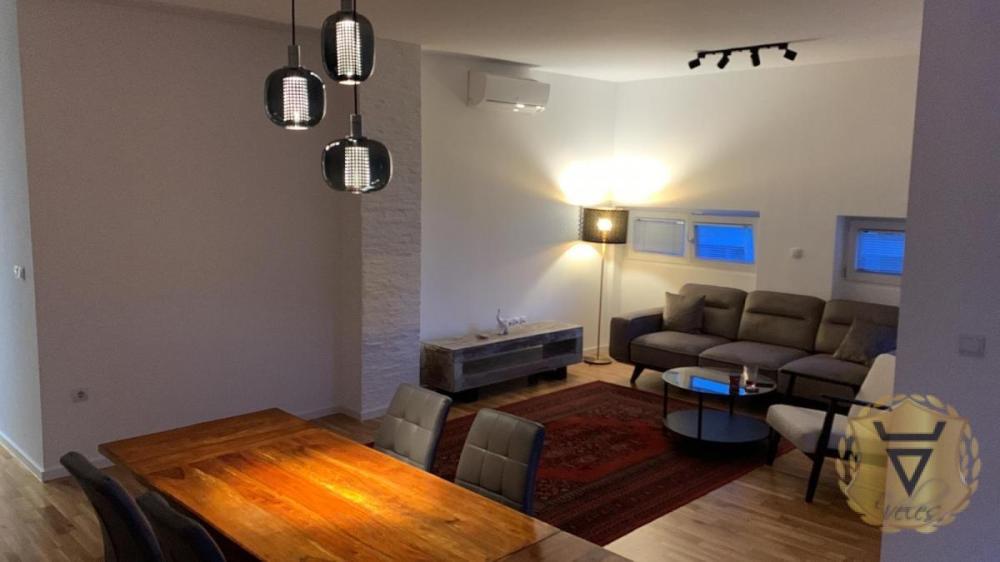 Trosoban stan za izdavanje, 75m2, 800€