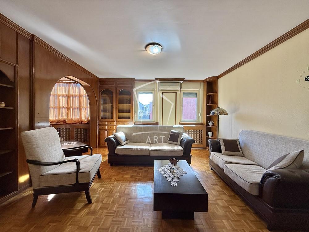 Kičevska, Četvorosoban stan za izdavanje, 117m2, 1.500€