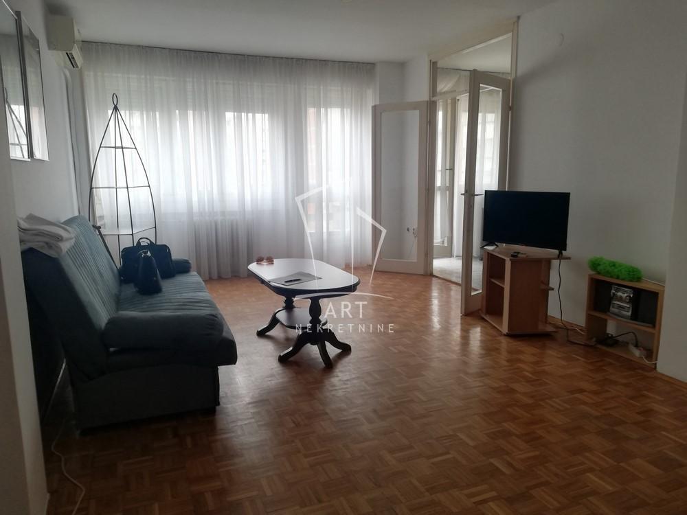 Jurija Gagarina, Jednoiposoban stan za izdavanje, 56m2, 500€