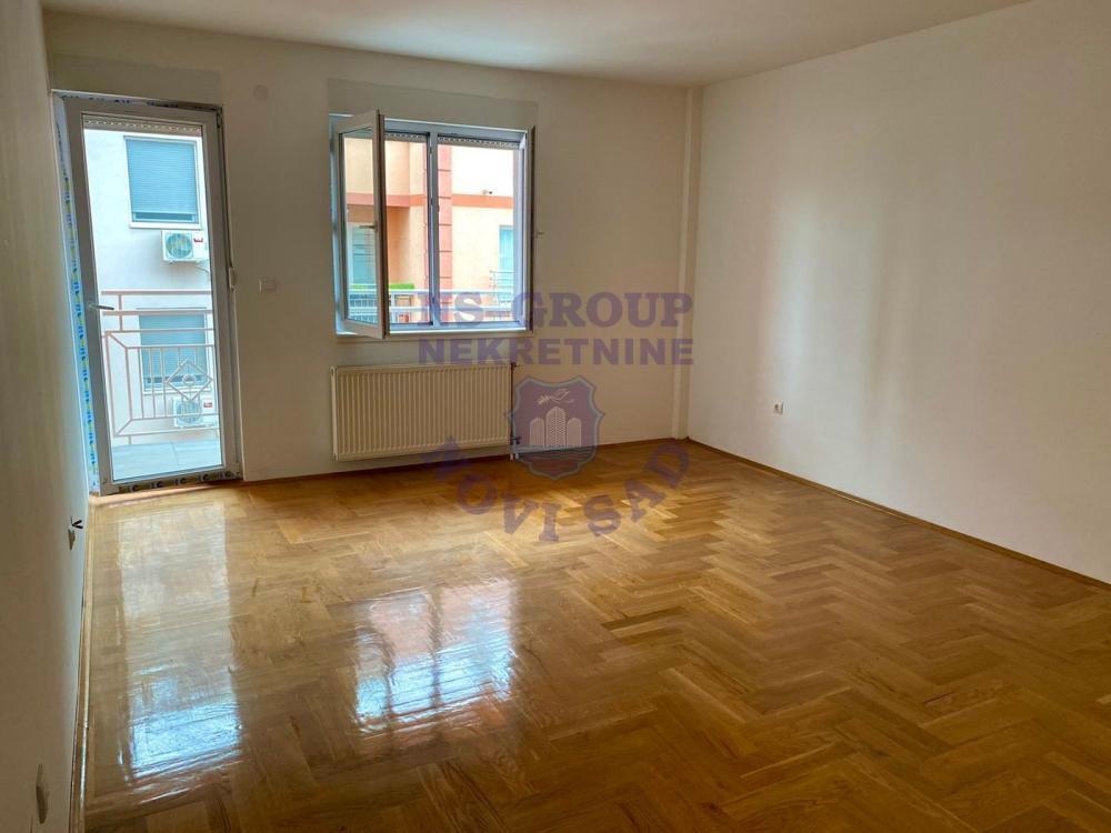 Trosoban stan na prodaju, 78m2, 241.050€