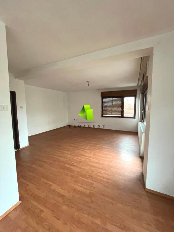 Troiposoban stan na prodaju, 97m2, 129.000€