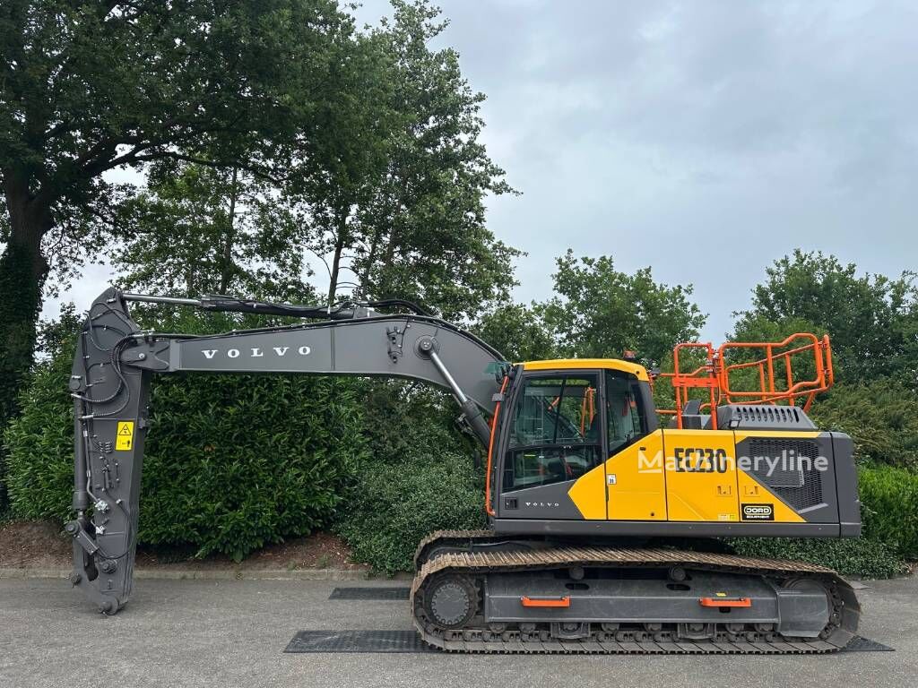 Volvo EC 220 EL bager guseničar