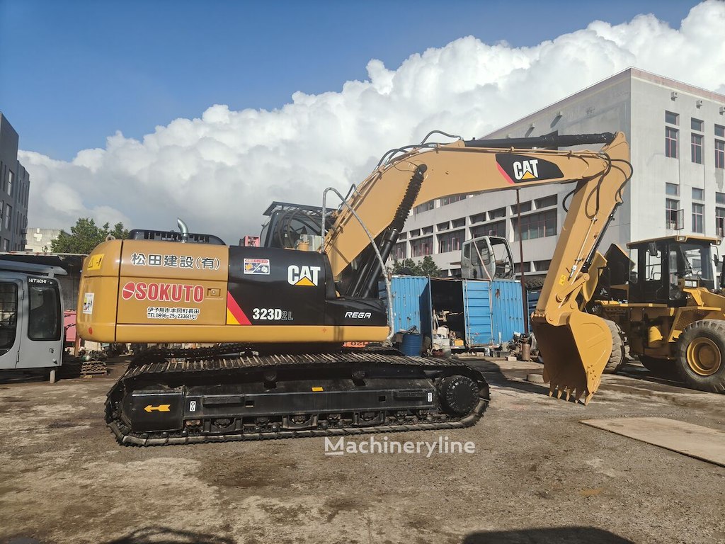 Caterpillar 323D2L bager guseničar