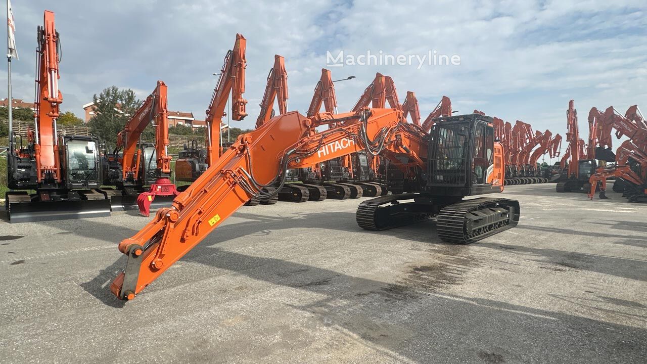 Hitachi ZX225USLC-7 bager guseničar