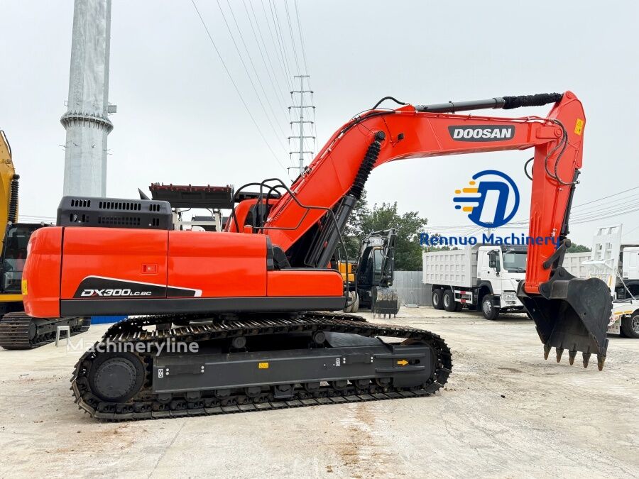 Doosan DX300 bager guseničar