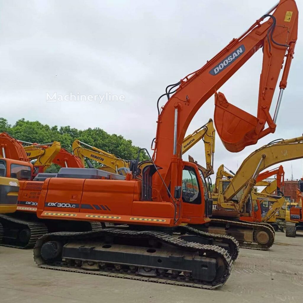 Doosan DX300 bager guseničar