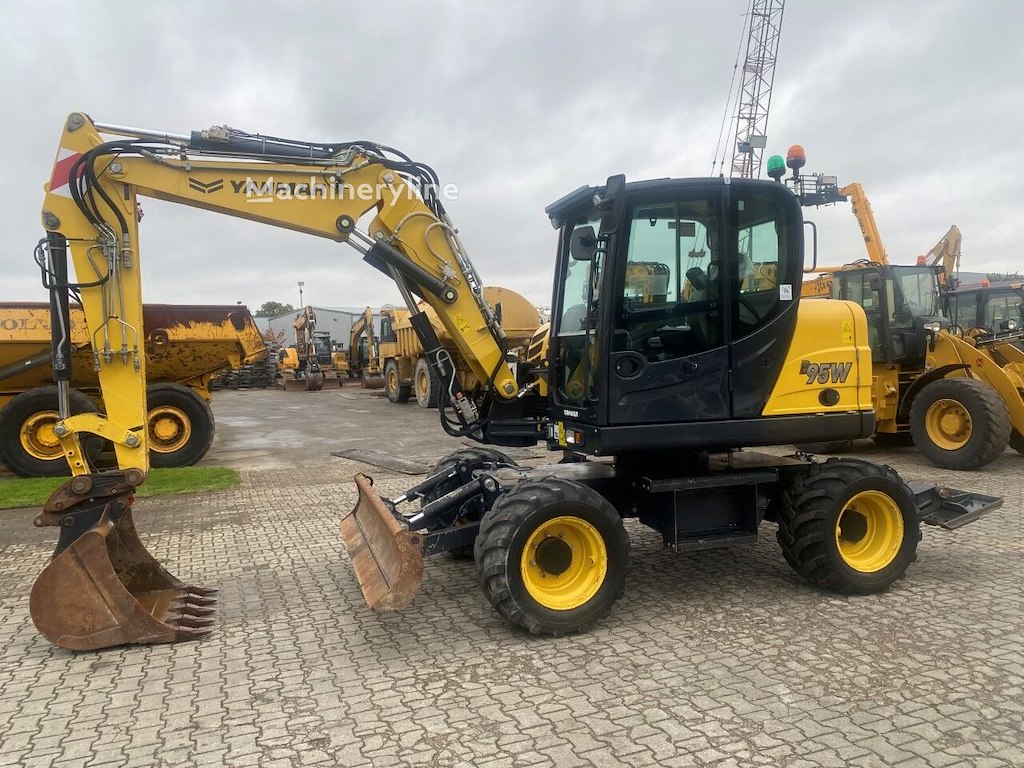 Yanmar B95w NVT bager točkaš