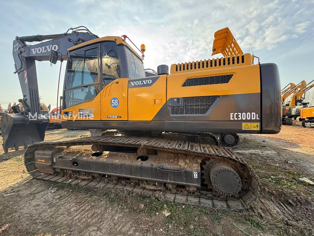 Volvo EC300DL bager guseničar