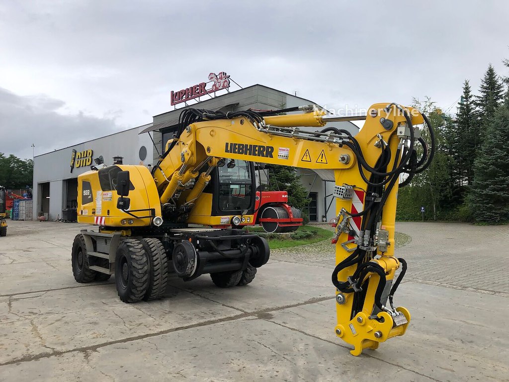 Liebherr A922 bager na šinama