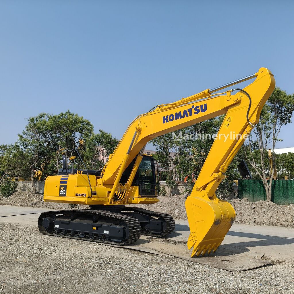 Komatsu PC210 bager guseničar
