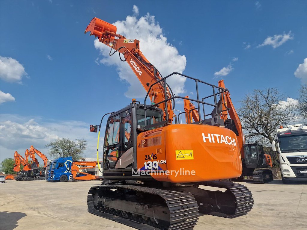 Hitachi ZX130-6 bager guseničar