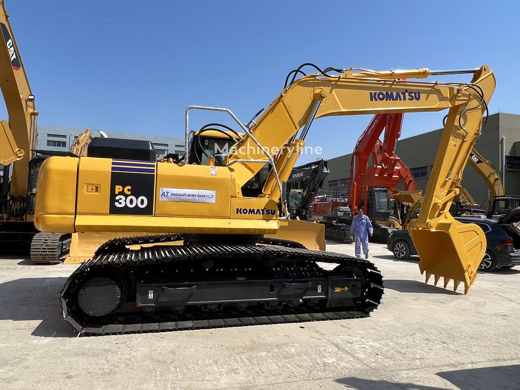 Komatsu PC300-7 bager guseničar