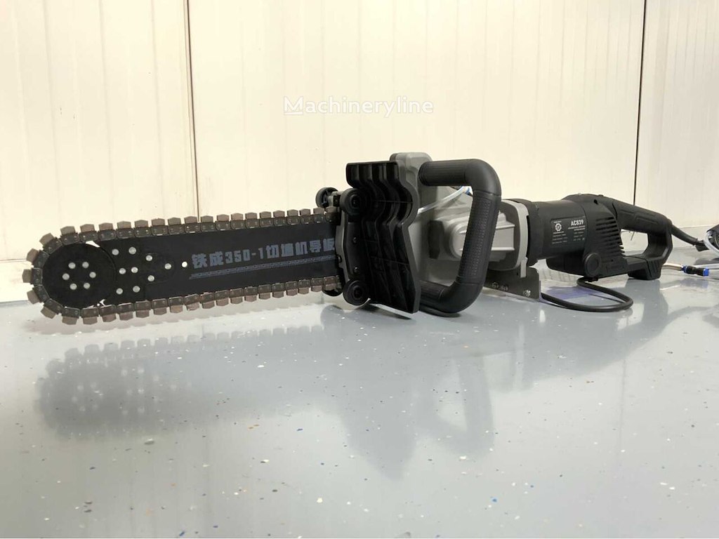 Prodaje se UF Equipment AC 839 rezač betona na aukciji