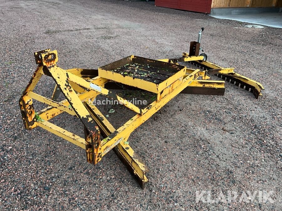 Prodaje se Vreten TF vučeni grejder na aukciji