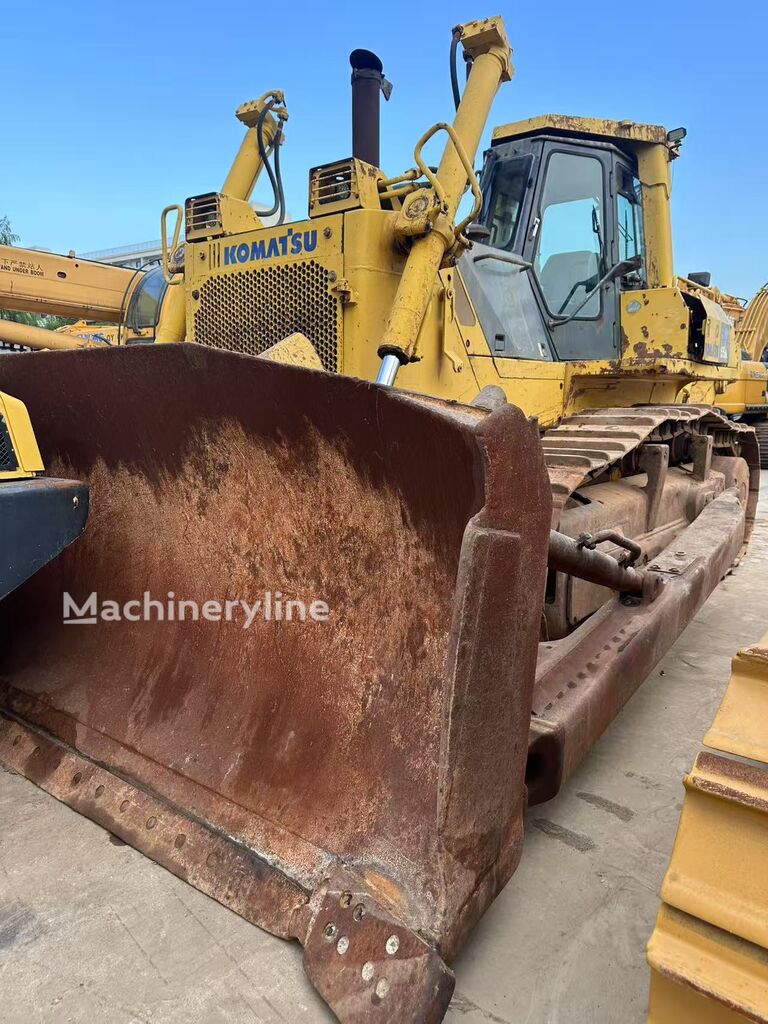 Komatsu D155 buldožer