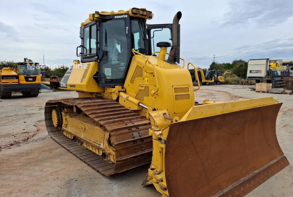 Komatsu D61PXI-24E0 buldožer