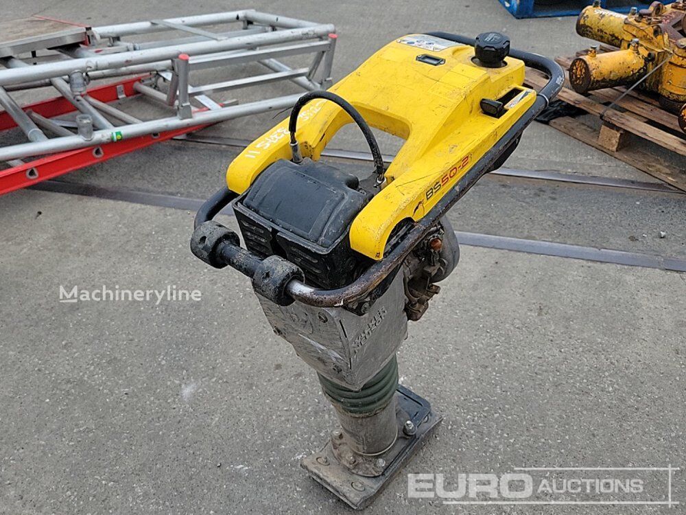 Prodaje se Wacker Neuson BS50-2 nabijač na aukciji