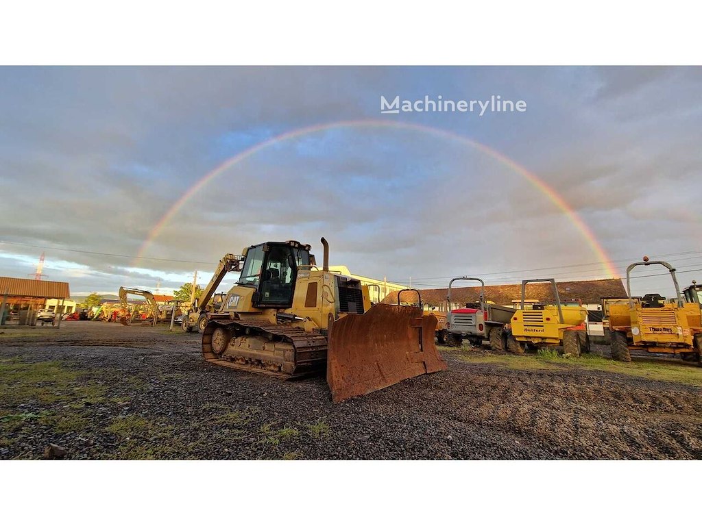 Prodaje se Caterpillar D6K 2 LGP buldožer na aukciji