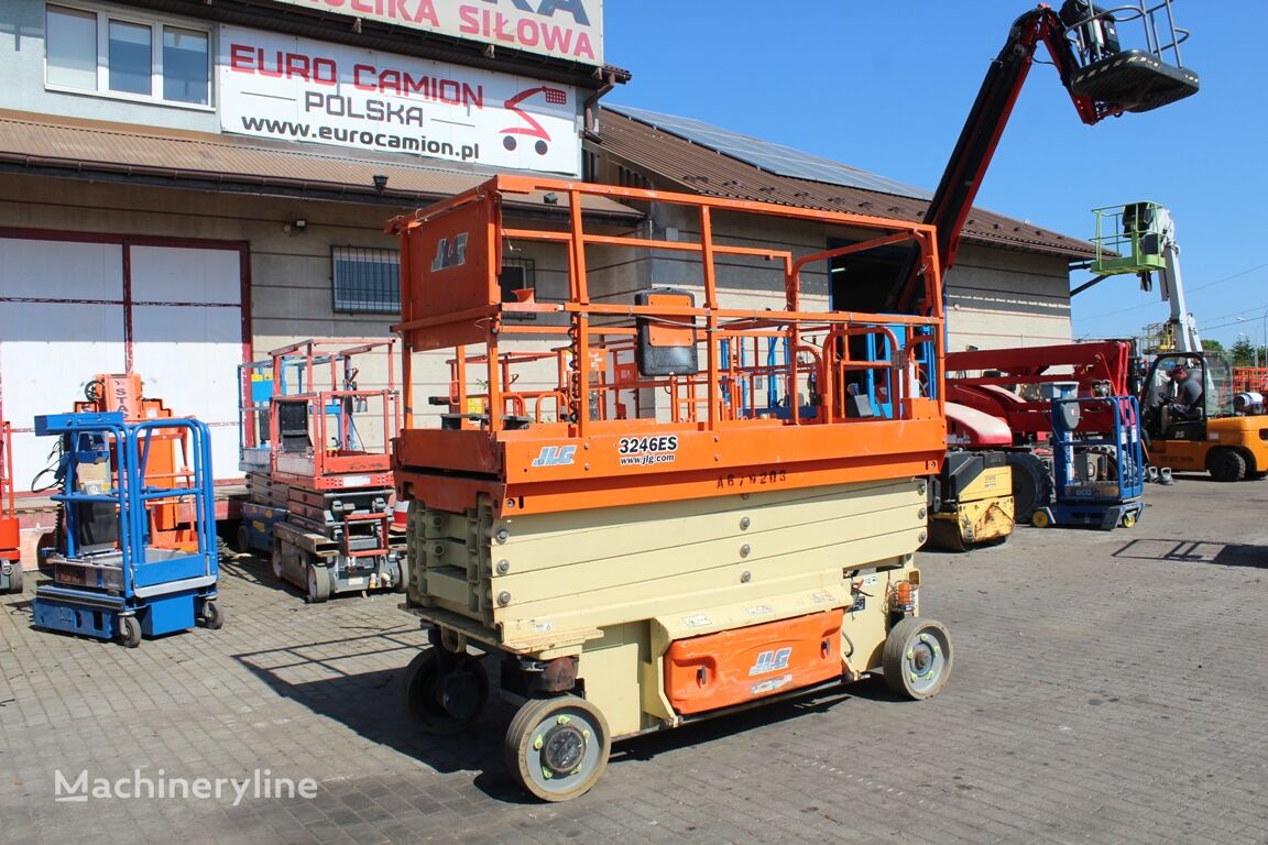 JLG 3246 ES makazasta platforma