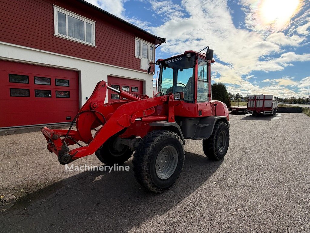 Prodaje se Volvo L30B-Z7X Hjullaster - 6650kg - Ryggekamera - Universalskuff - Pa multifunkcionalni utovarivač na aukciji