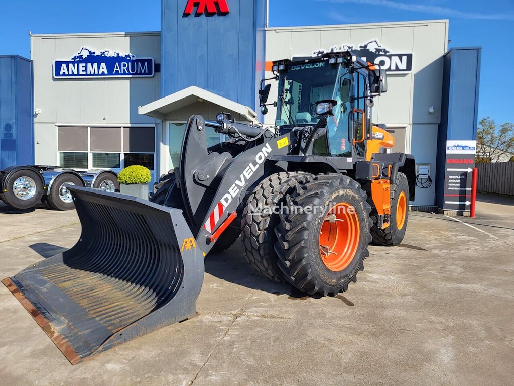 Develon DL220-7 prednji utovarivač