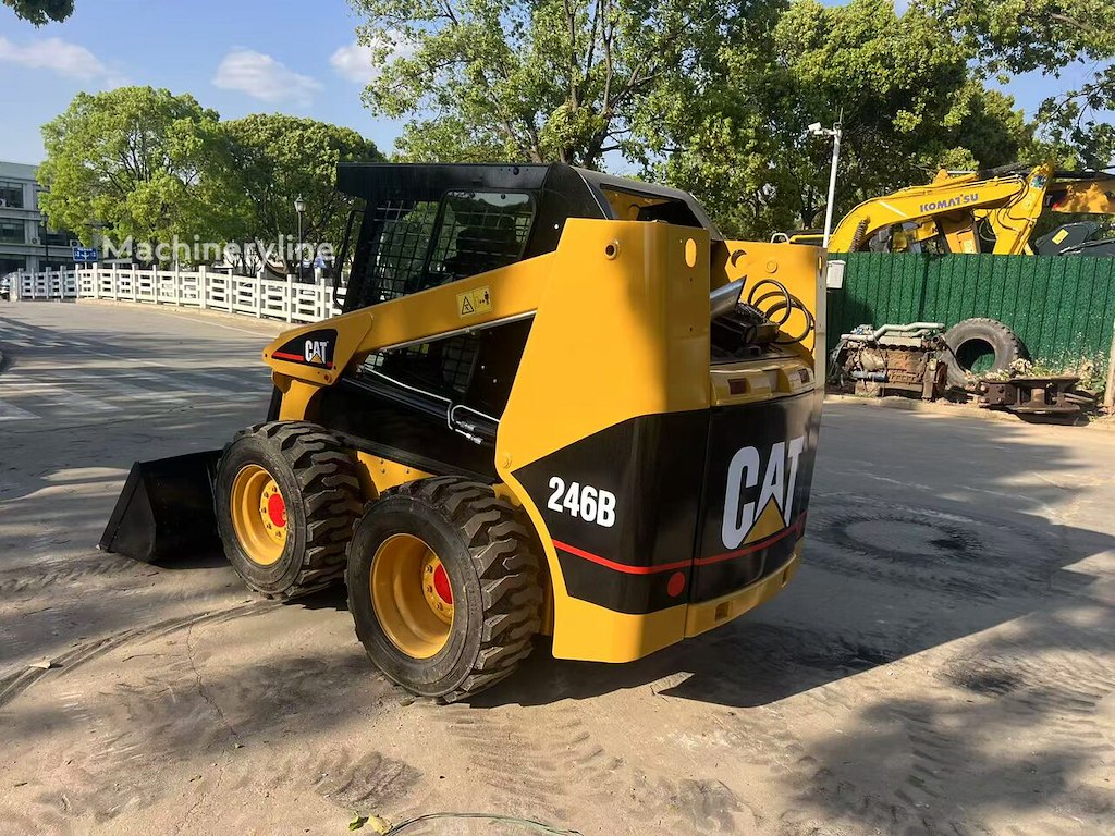 Caterpillar 246B mini utovarivač