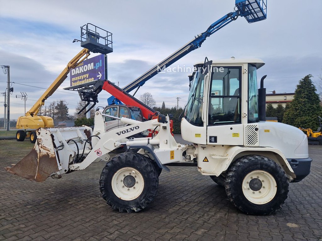 Volvo L30 multifunkcionalni utovarivač