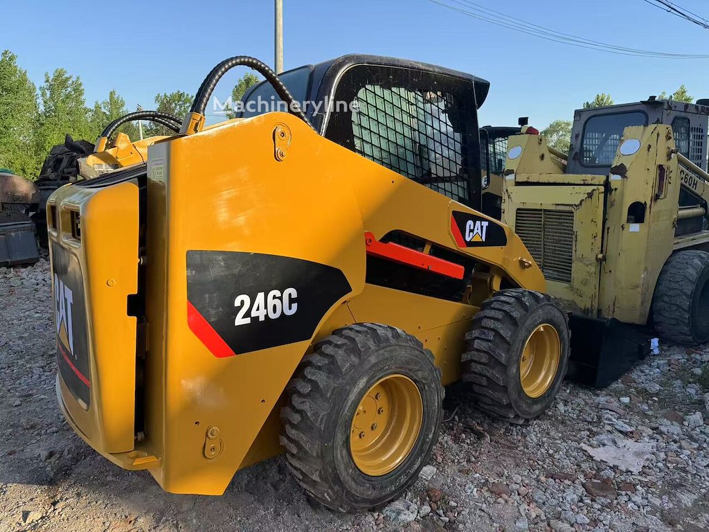 Caterpillar 246C mini utovarivač
