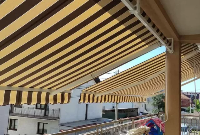 Zglobna tenda model 71