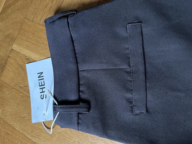 SHEIN XS sive novo