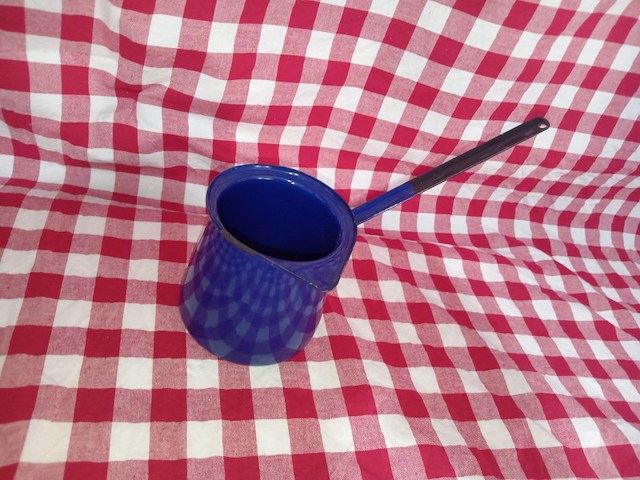 Stara emajlirana dzezva