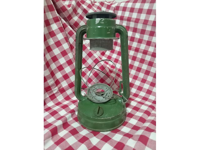 Ruski fenjer-uraganska lampa