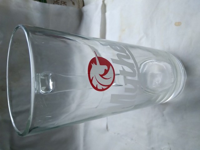 Casa za pivo Mythos vis.19,5,dia. 7,5 cm. ocuvana.