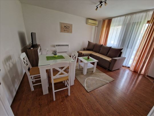 Misa odličan namešten stan u kući 70m2