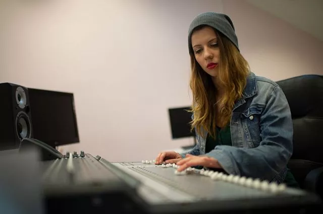 SARADNIK U AUDIO PRODUKCIJI - OBRAZOVNI PROFIL
