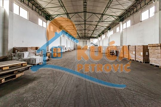 Izdaje se poslovni prostor, hala/magacin na Bubanj